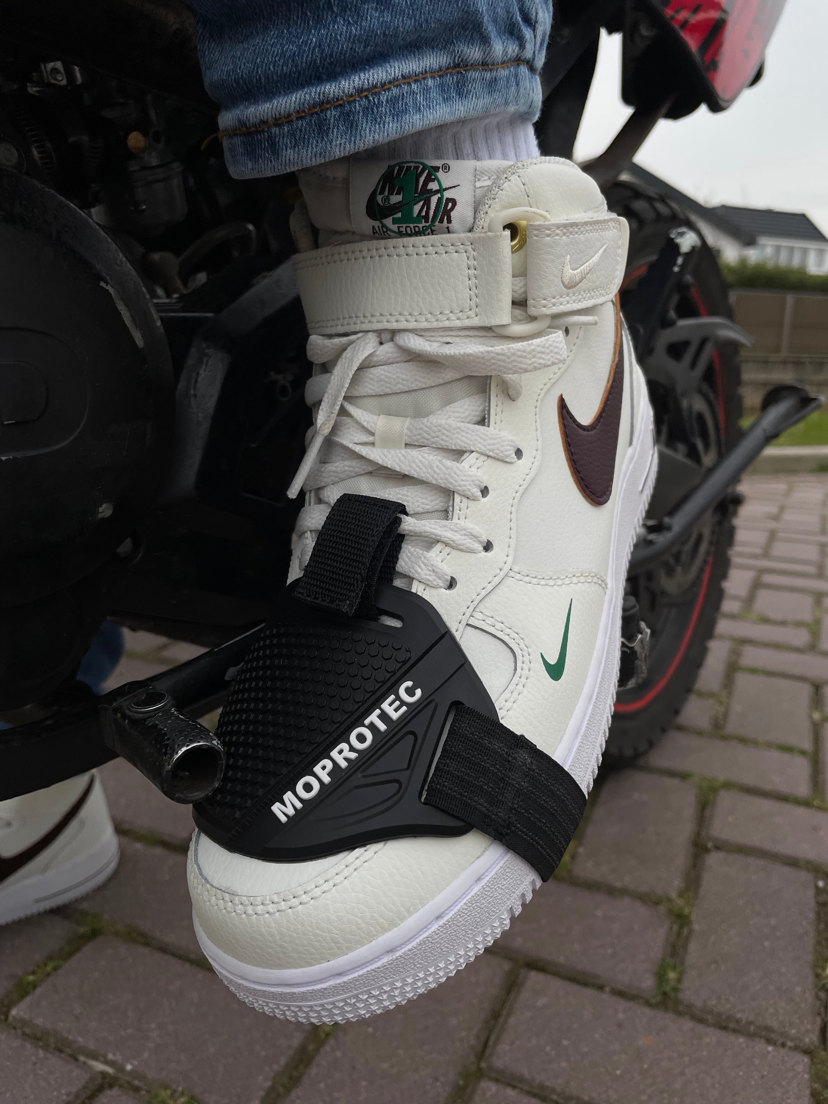 Moprotec shoe protector - Keep your shoe perfect, even on a motorcycle